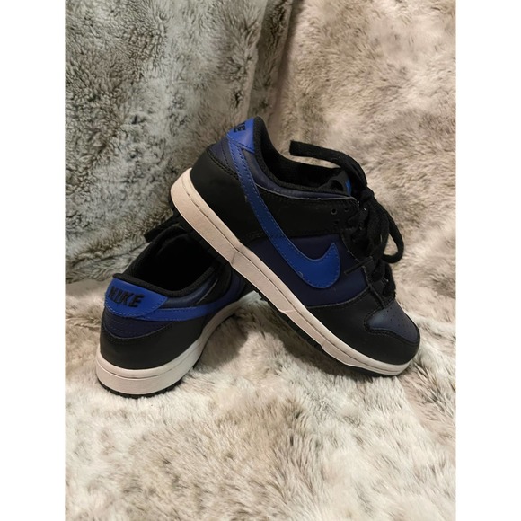 Nike | Shoes | Used Midnight Blue Dunks Boys Kids 5y Youth White Black ...